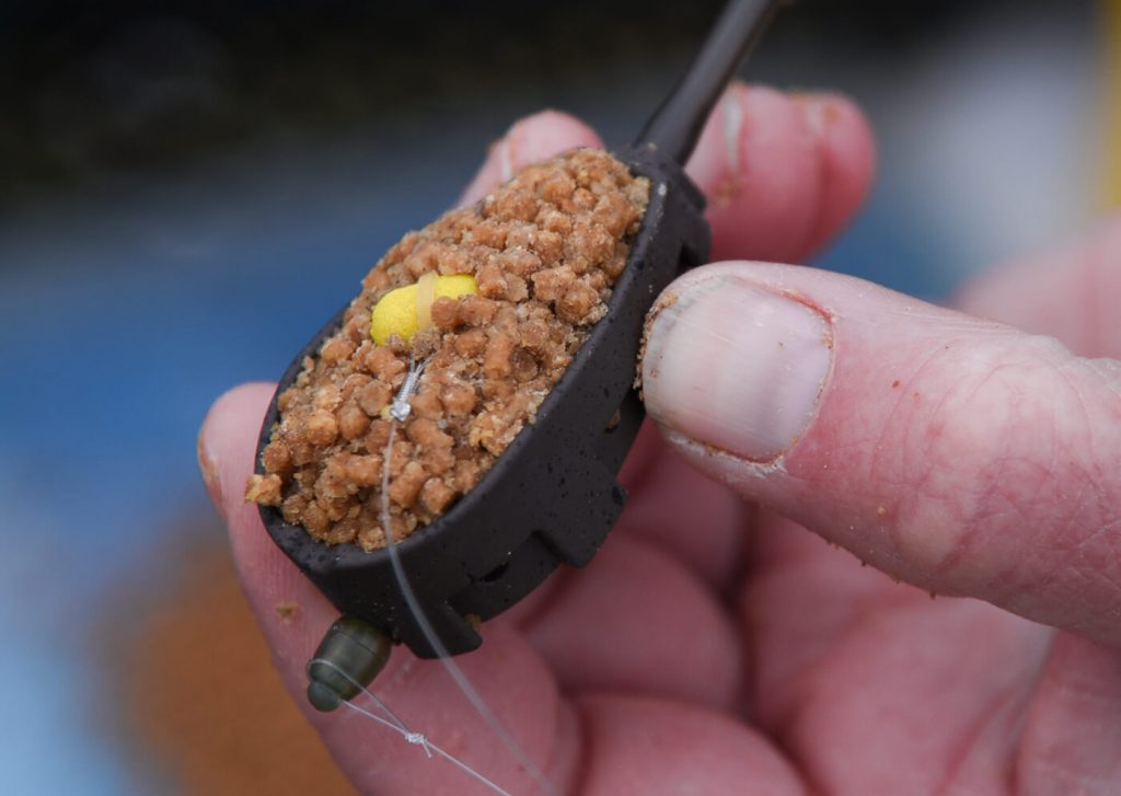 Accelerate Easy Fill Feeders & Bombs - Products - Cresta