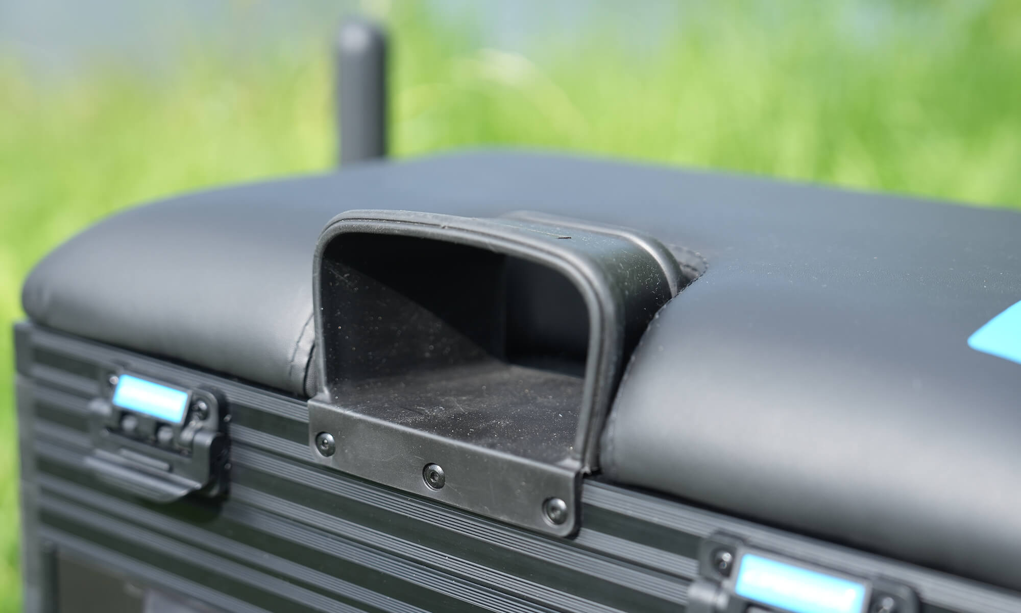 Solith C400 6.36 Seatbox - Products - Cresta